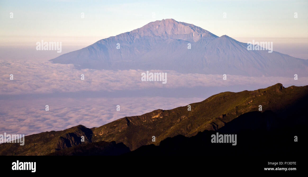 Meru peak hi-res stock photography and images - Alamy