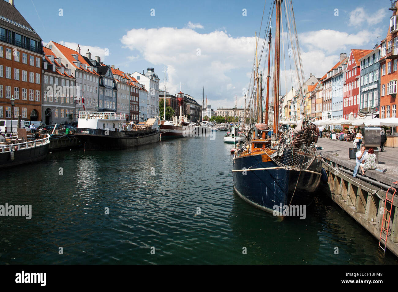 Nyhavn street scene hi-res stock photography and images - Alamy