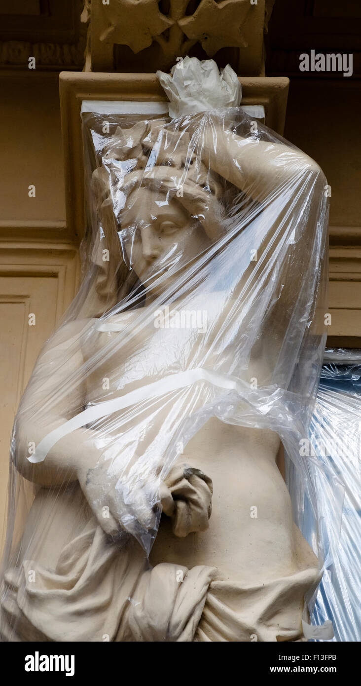 Covered Statue, Vienna Stock Photo - Alamy