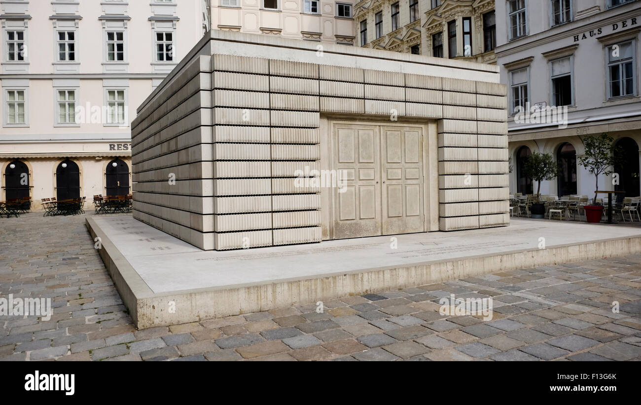 Judenplatz Holocaust Memorial, Vienna Stock Photo - Alamy