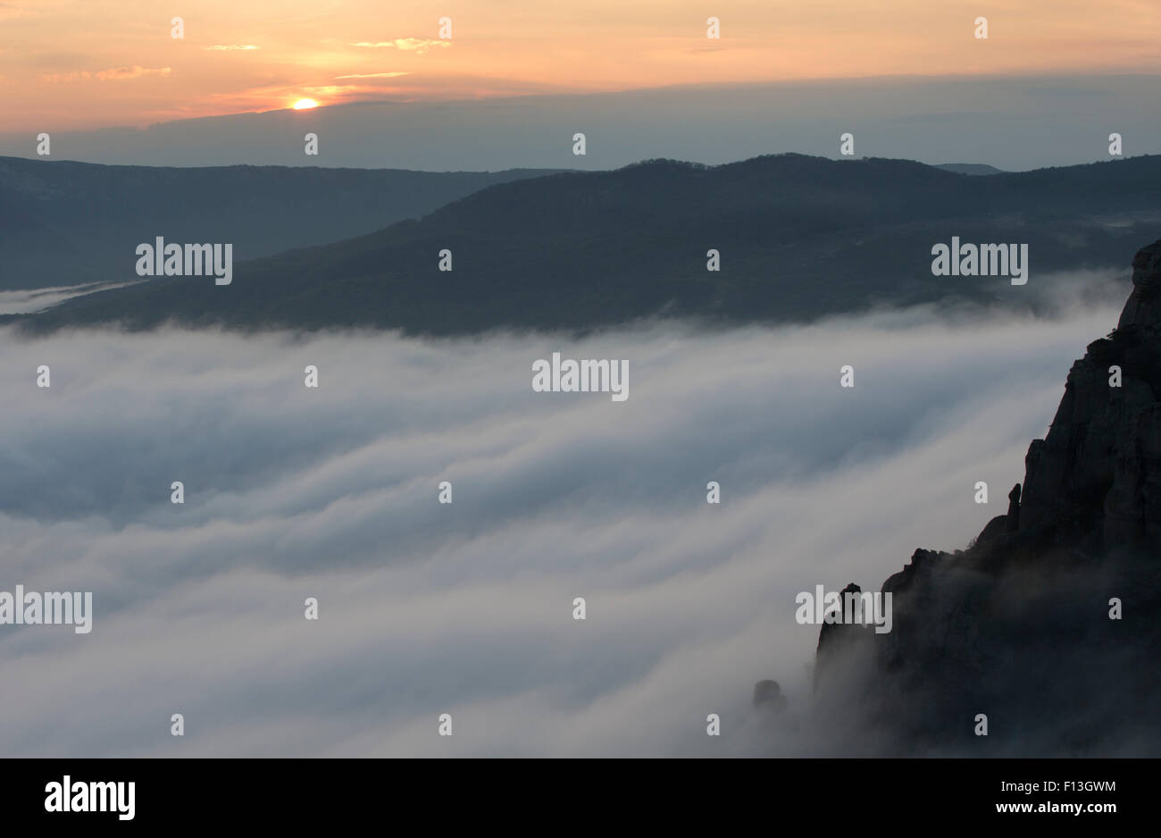 Strong fog hi-res stock photography and images - Alamy