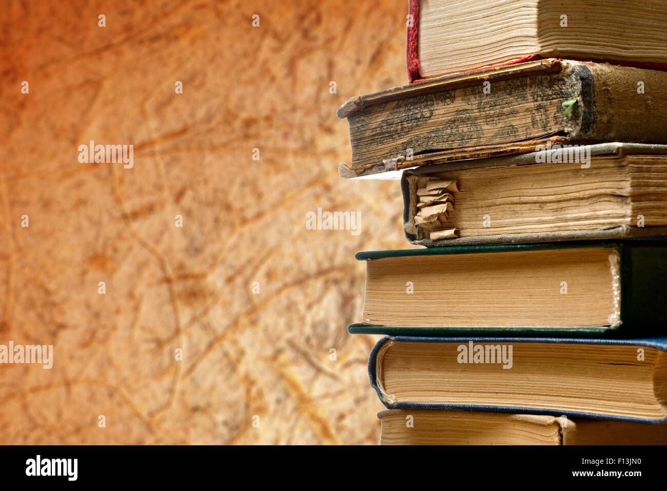 Old used books hi-res stock photography and images - Alamy