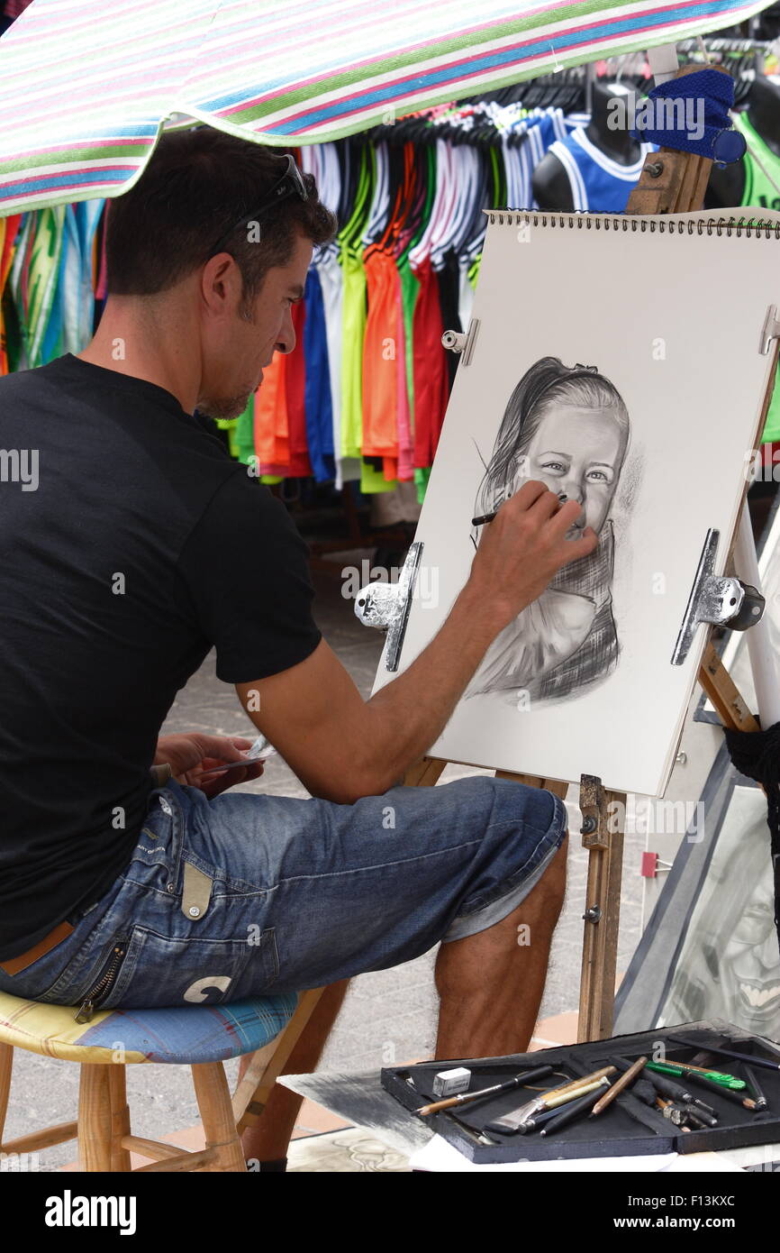 Drawing pencil easel pencils hi-res stock photography and images - Alamy