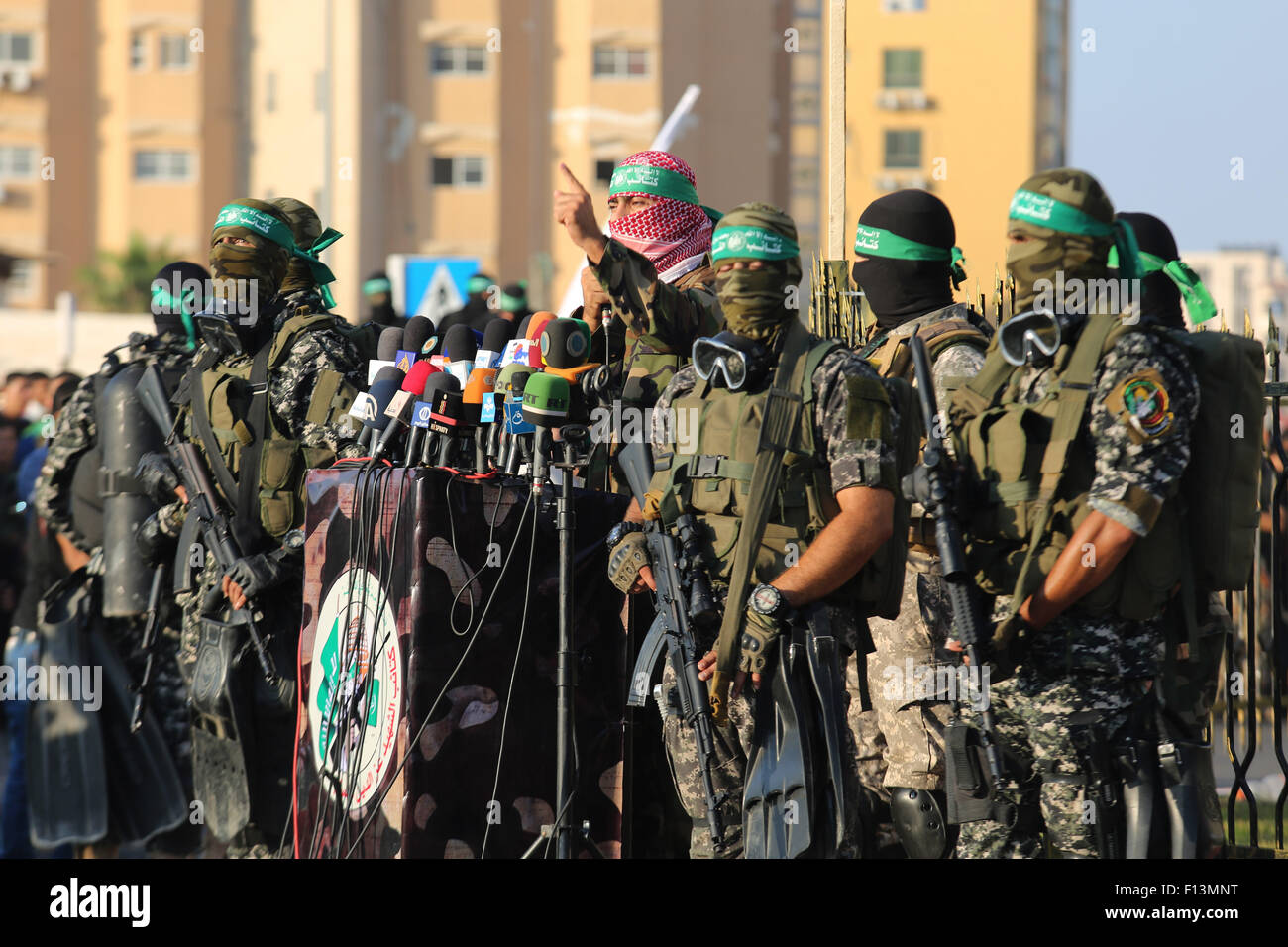 Gaza City, The Gaza Strip, Palestine. 26th Aug, 2015. Masked militant ...