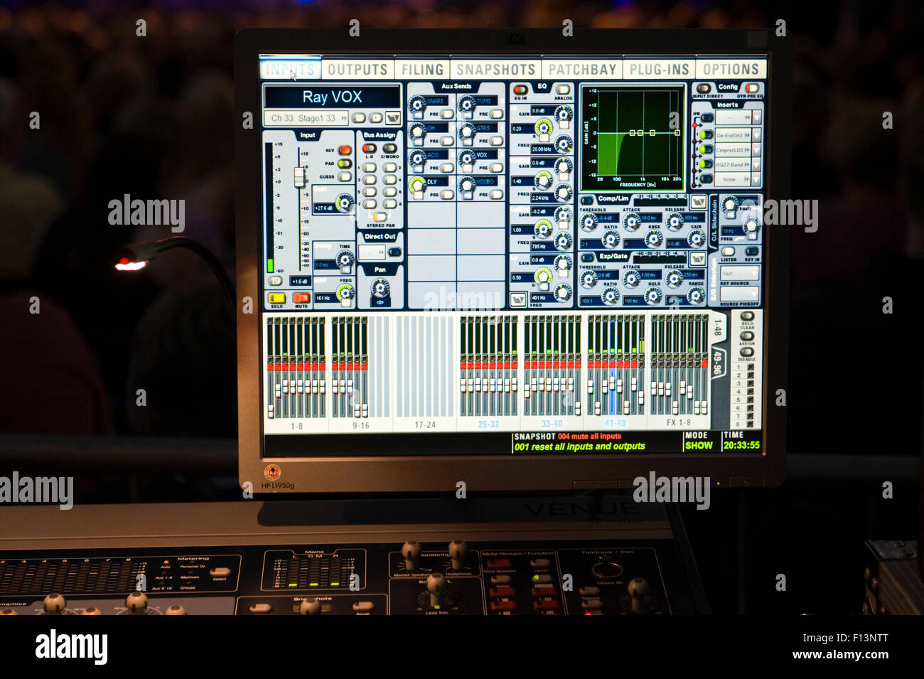 Sound screens hi-res stock photography and images - Alamy