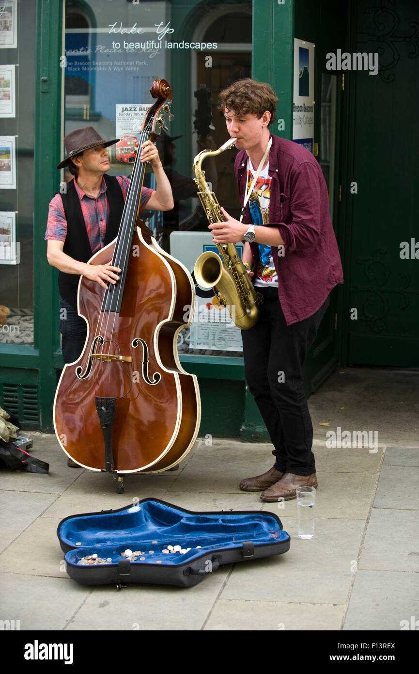 Pavement bass player hi-res stock photography and images - Alamy