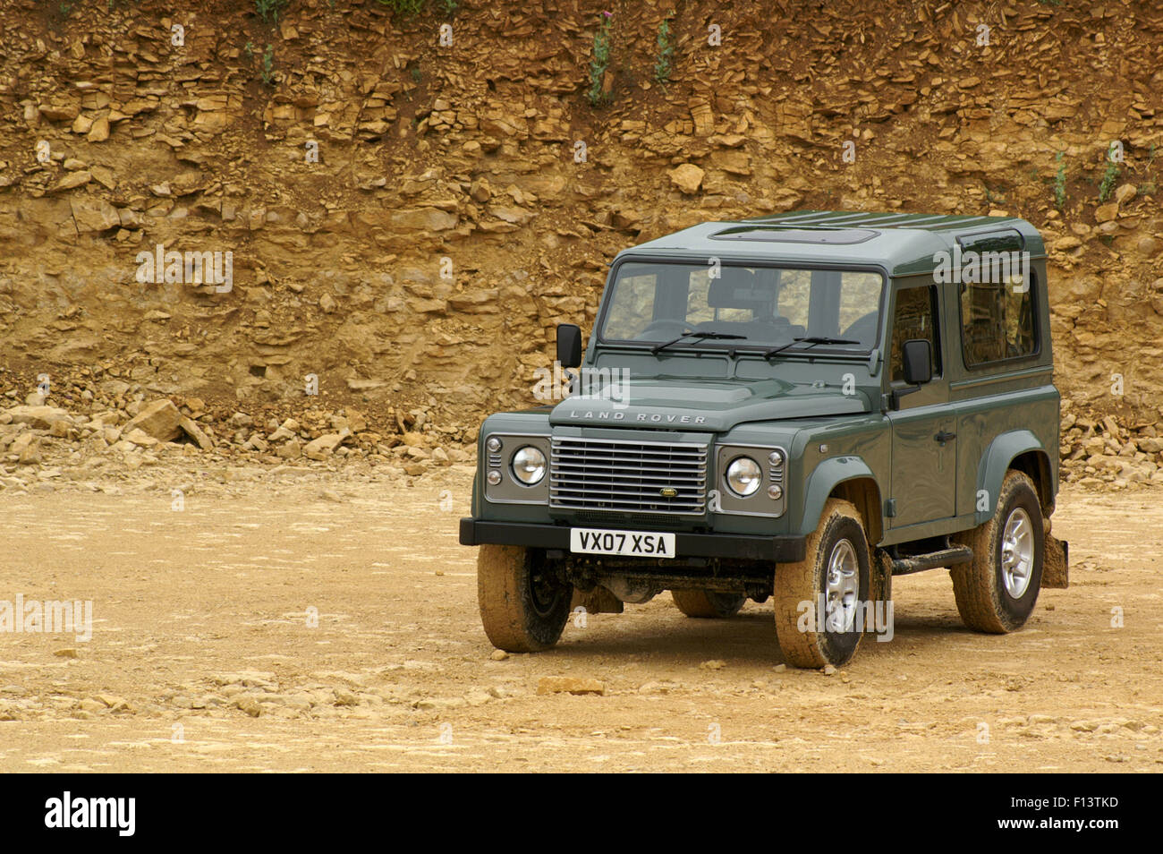 Land rover defender 90 hi-res stock photography and images - Alamy