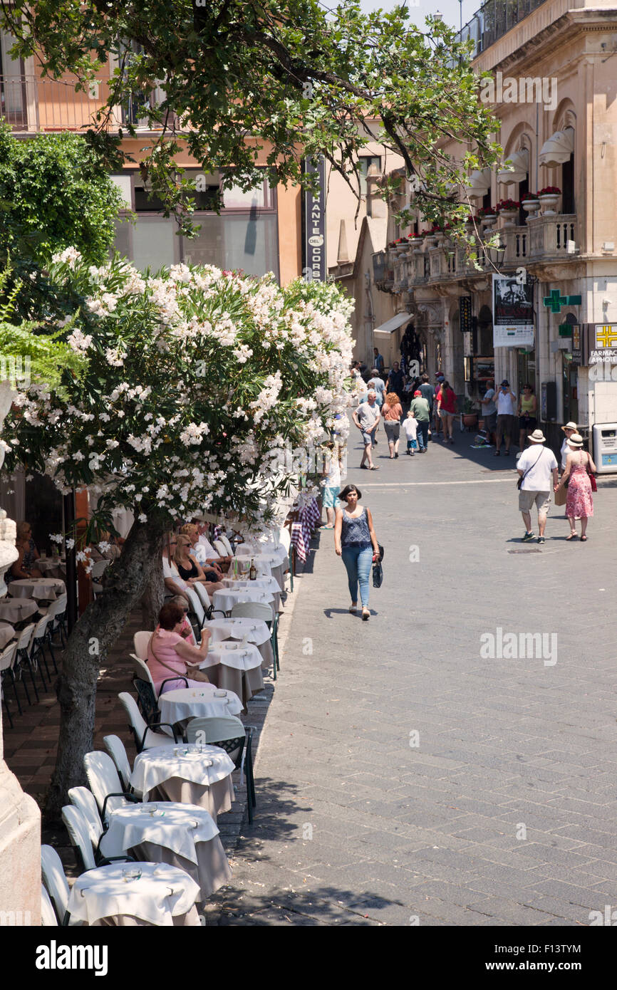 Corso Umberto - Piazza IX Aprile pavement restaurant, Taormina, Sicily ...