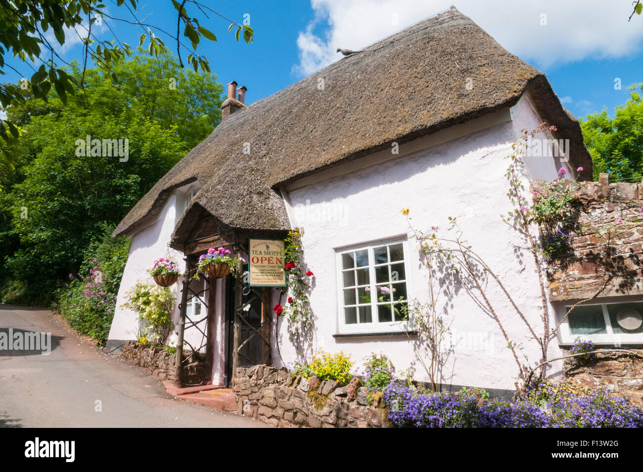 Thatched Weavers Cottage Cockington Village nr Torquay Devon England ...