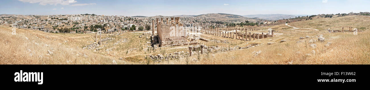 Jerash temple hi-res stock photography and images - Alamy
