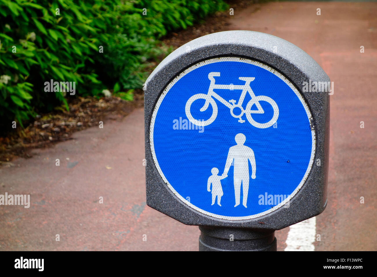 Sign for Divided Cycle Way and Pedestrian Footpath, Castle Douglas ...