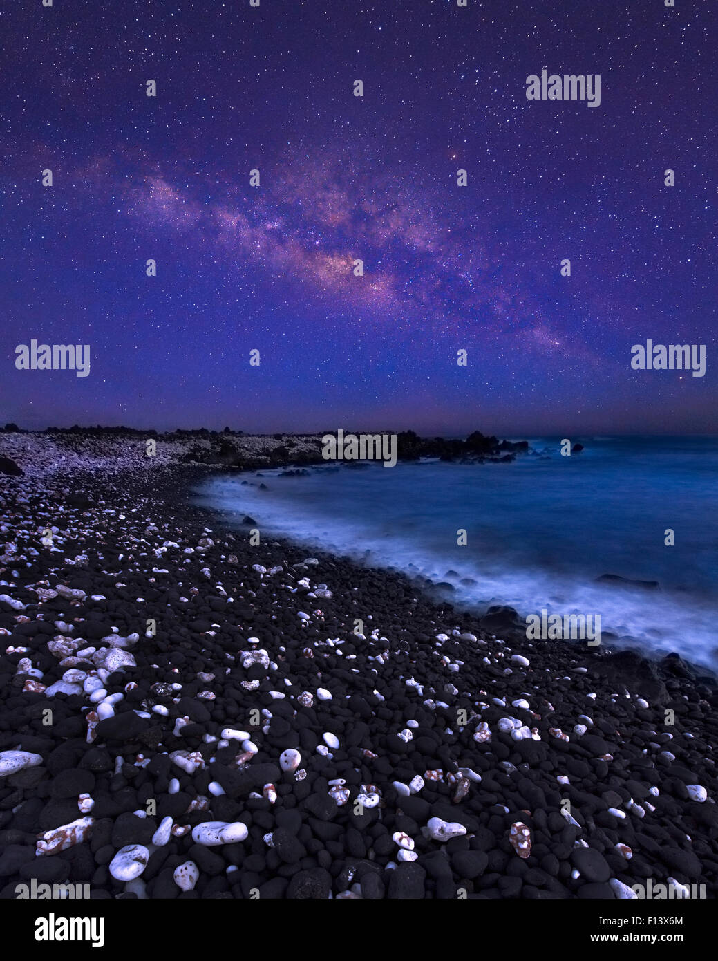 Dark black coastal rocks hi-res stock photography and images - Alamy