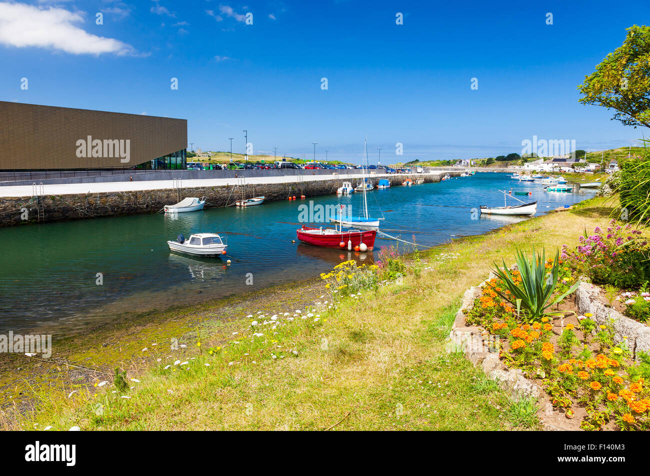 Hayle harbour cornwall hi-res stock photography and images - Alamy