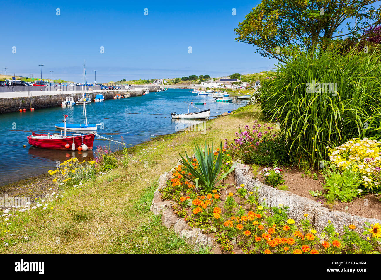 Hayle harbour cornwall hi-res stock photography and images - Alamy