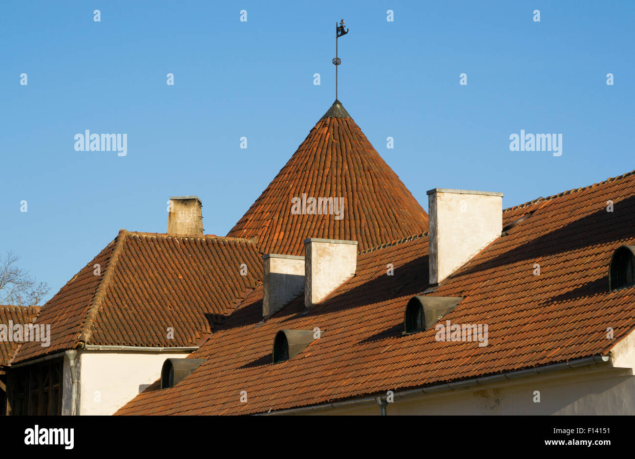 Spring tile roof hi-res stock photography and images - Alamy