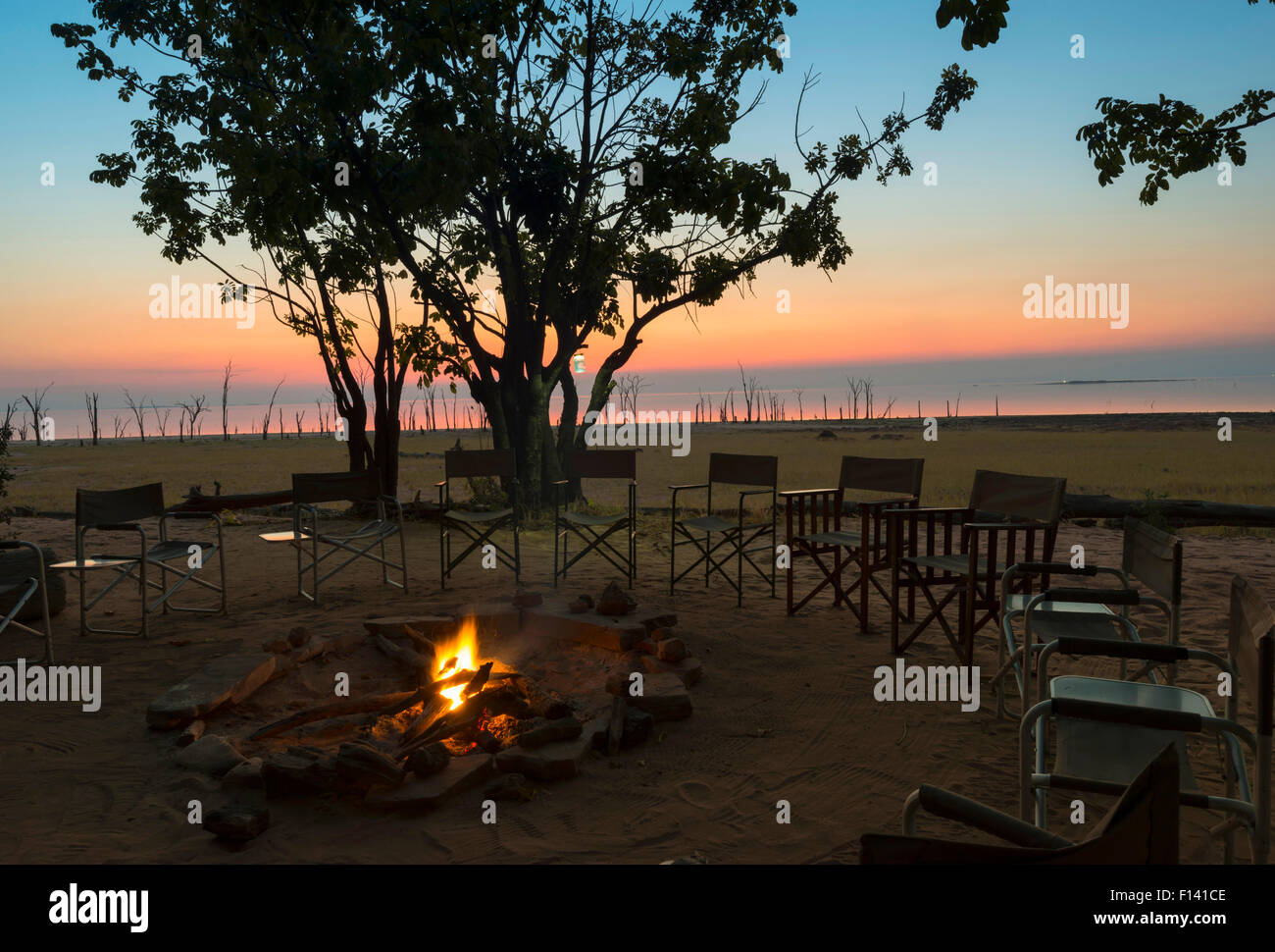 African fire pit hi-res stock photography and images - Alamy