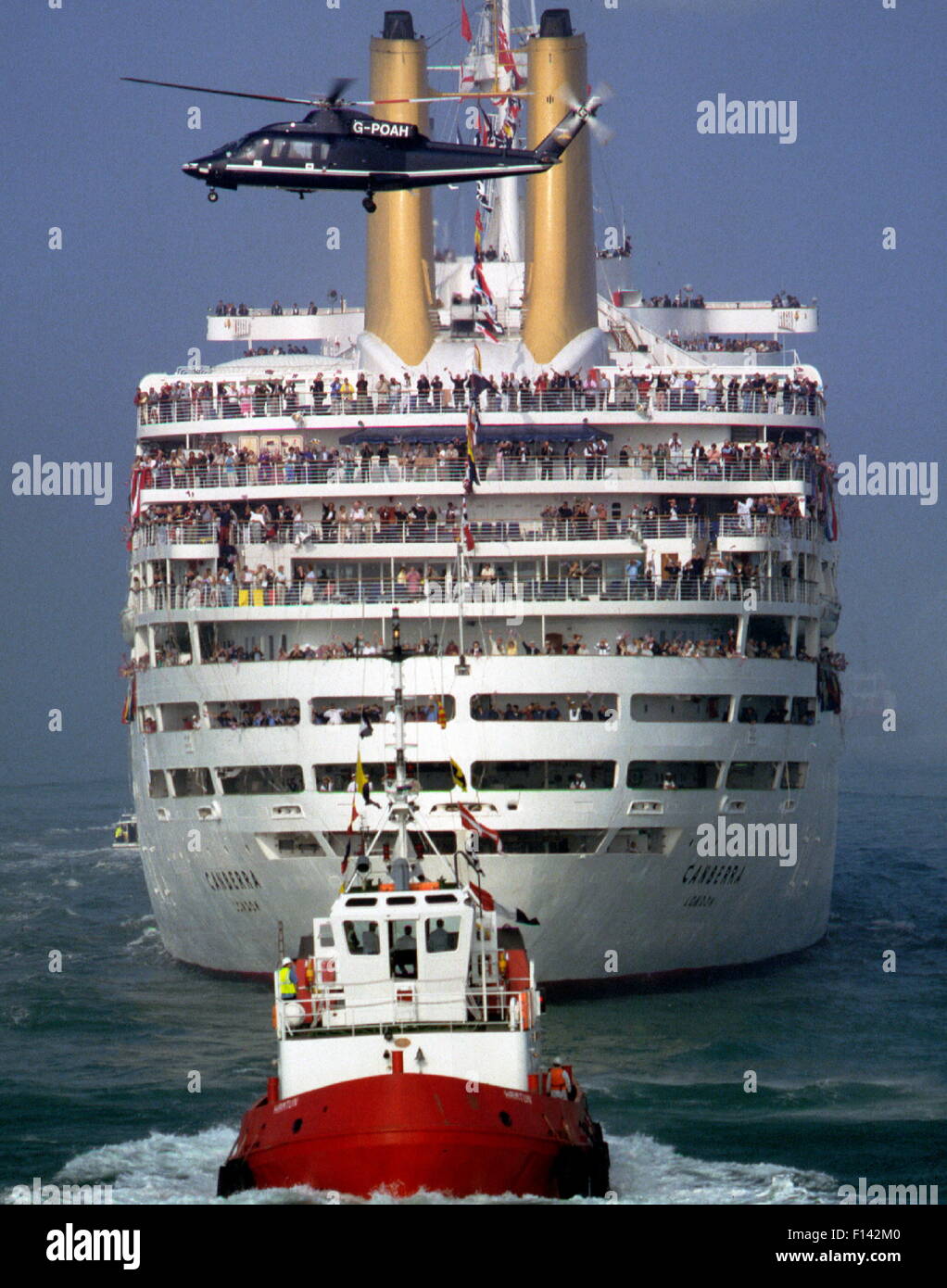 AJAXNETPHOTO - 30TH SEPT, 1997. SOUTHAMPTON, ENGLAND. - LINER GOODBYE ...