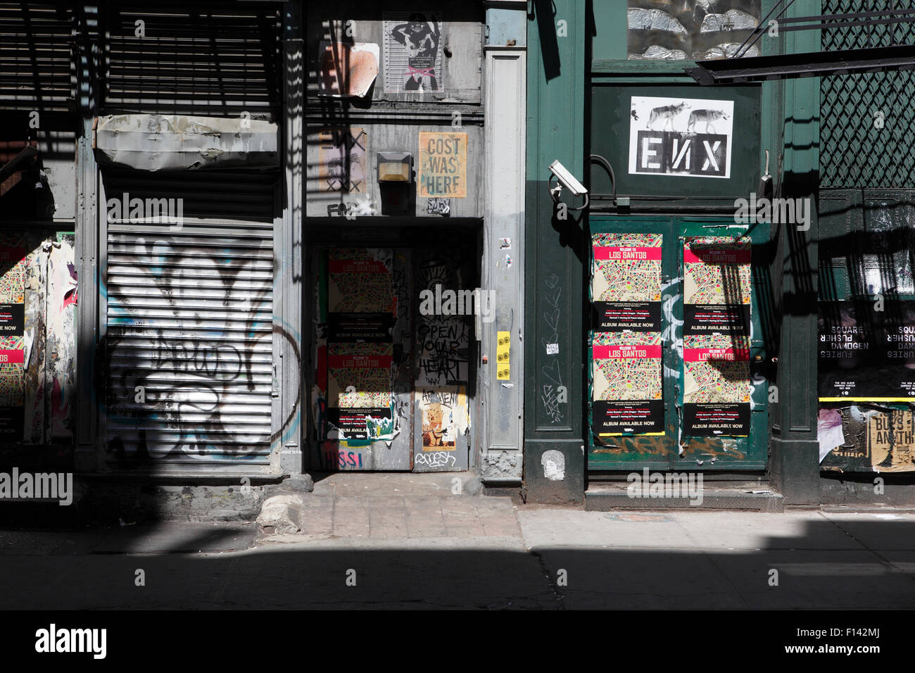 Storefront gates hi-res stock photography and images - Alamy
