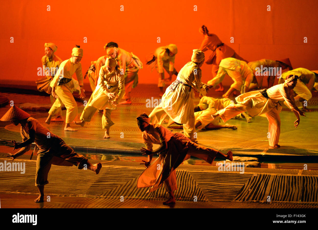New York, USA. 26th Aug, 2015. American and Chinese dancers perform ...