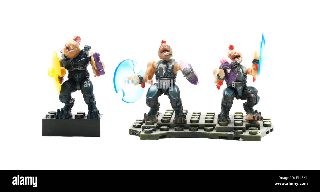 Three man Covenant Jackal combat unit with three energy shields, 2 ...