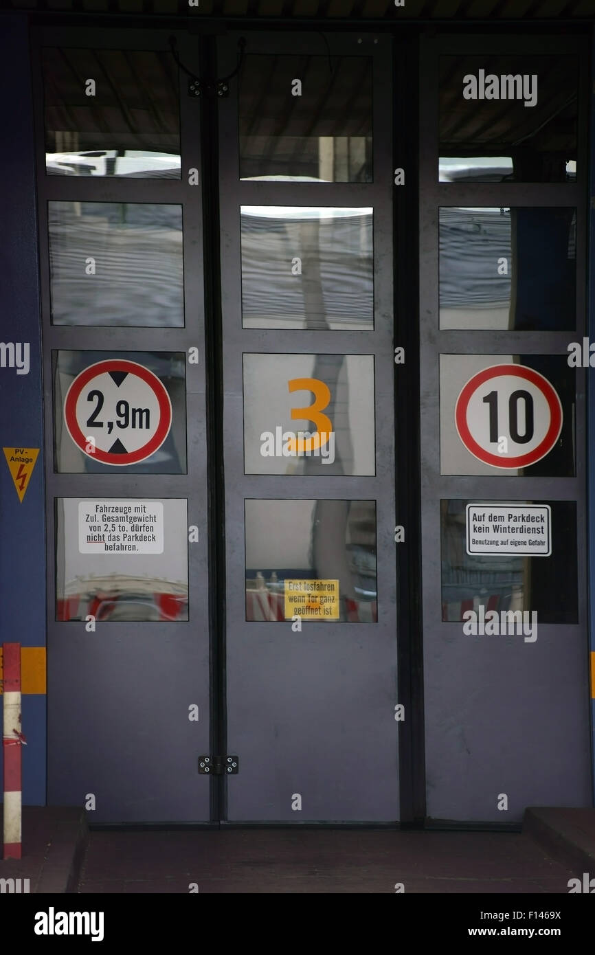 Factory entrance hi-res stock photography and images - Alamy