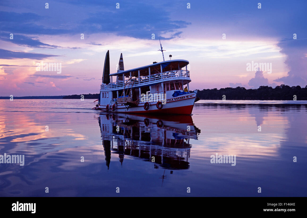 Amazon brazil boat river riverboat hi-res stock photography and images ...