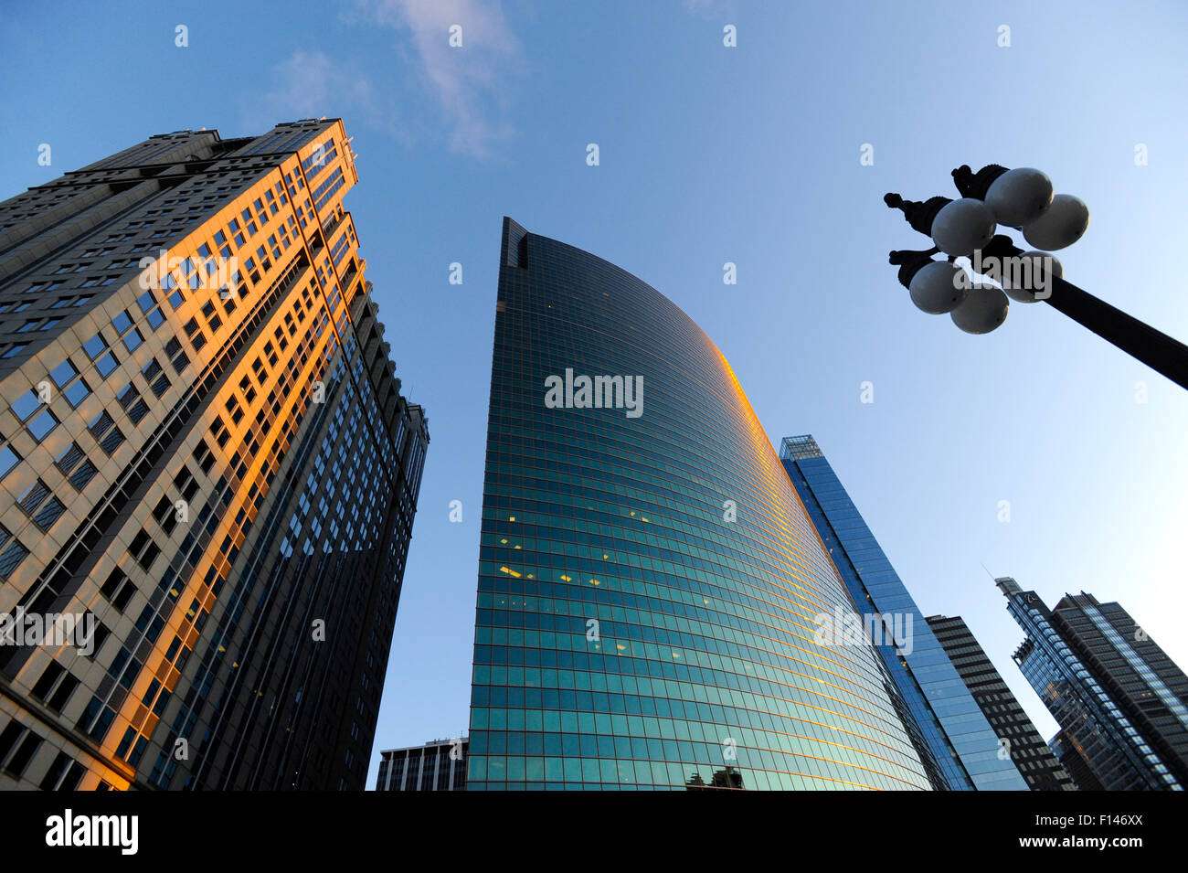 333 West Wacker Drive building in early evening, Chicago, Illinois ...
