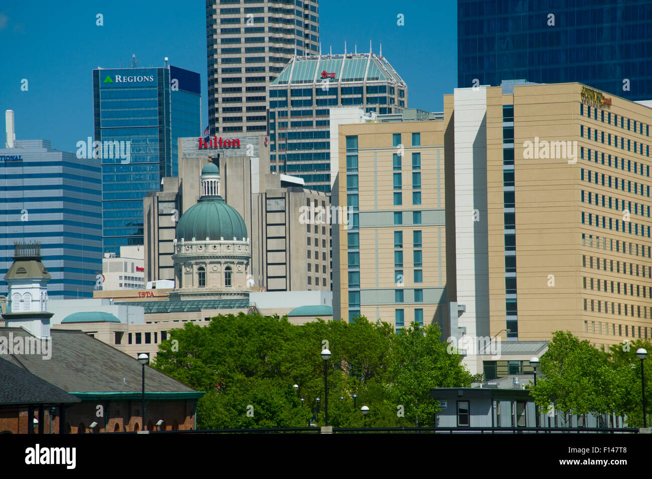 Indianapolis skyline and the State Capital building, Indianapolis ...