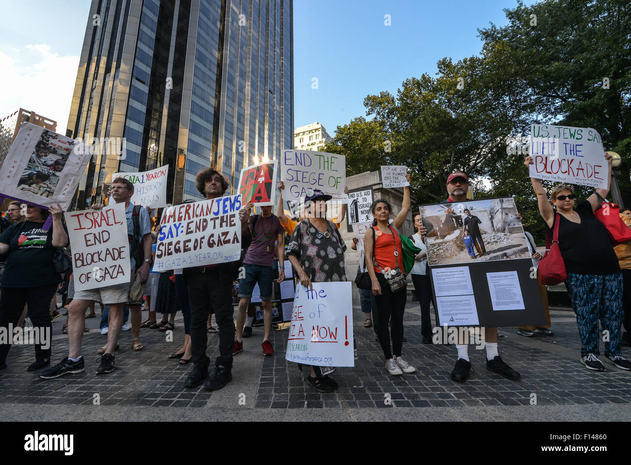 Marching in circle hi-res stock photography and images - Alamy