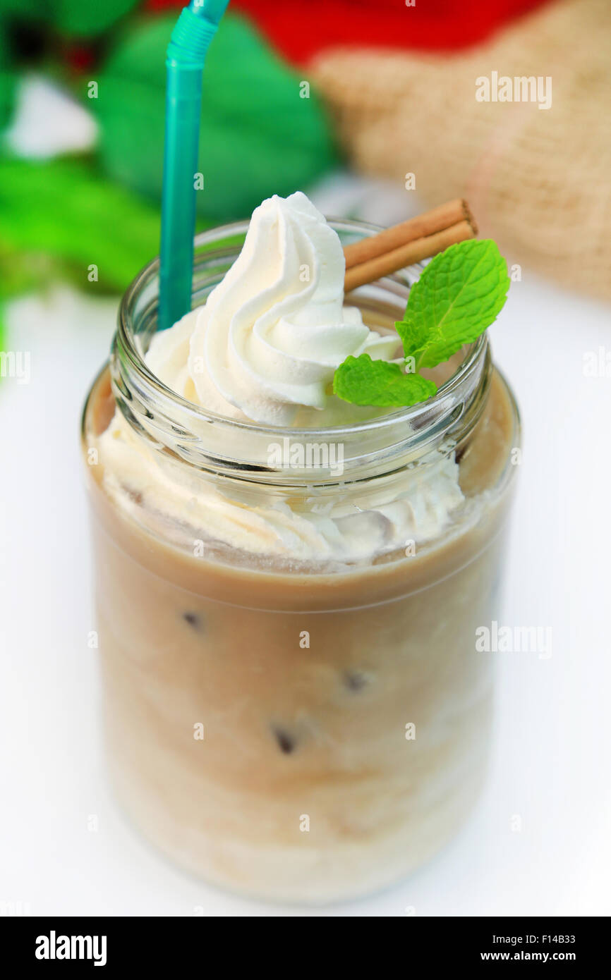 Coffee float hi-res stock photography and images - Alamy