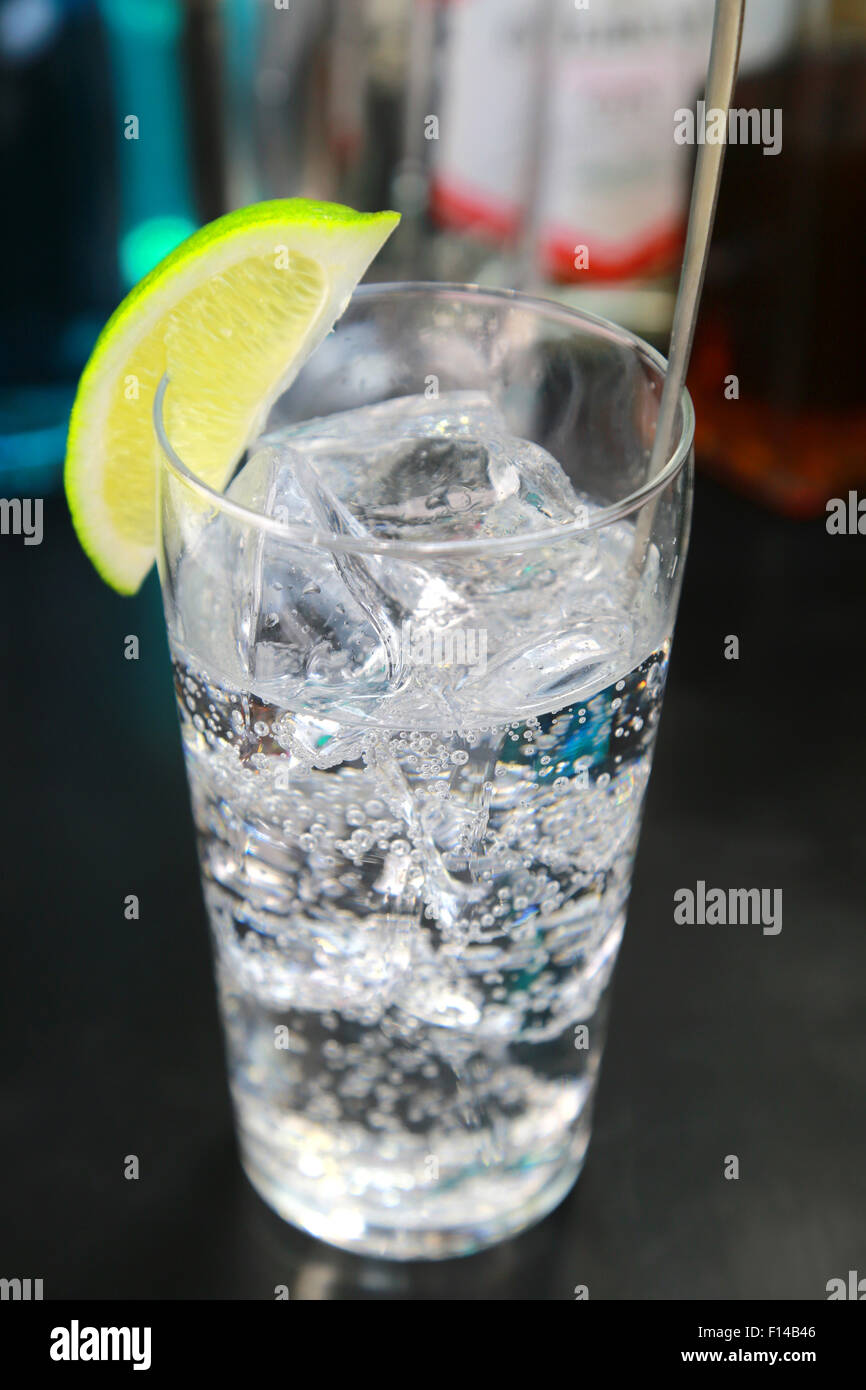 Gin and Tonic Stock Photo - Alamy