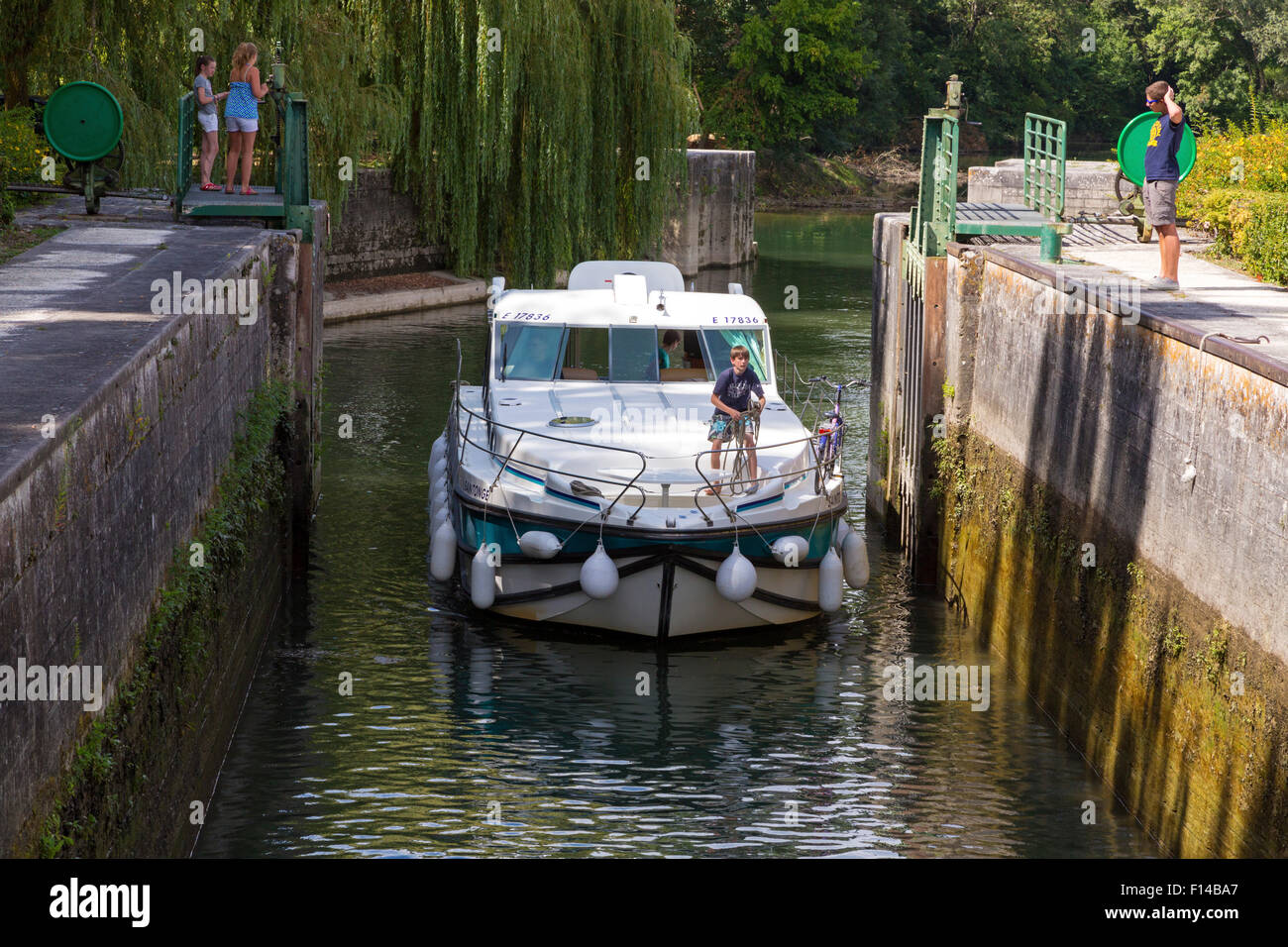 Vibrac hi-res stock photography and images - Alamy