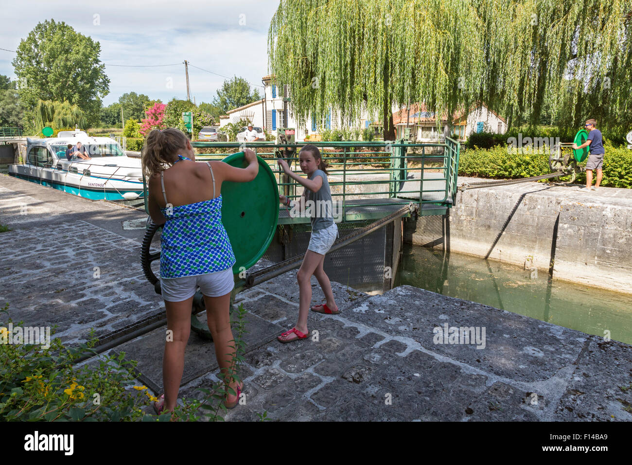 Vibrac hi-res stock photography and images - Alamy