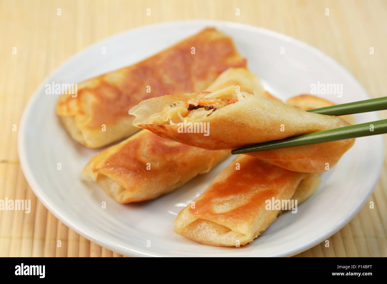 Spring roll hi-res stock photography and images - Alamy