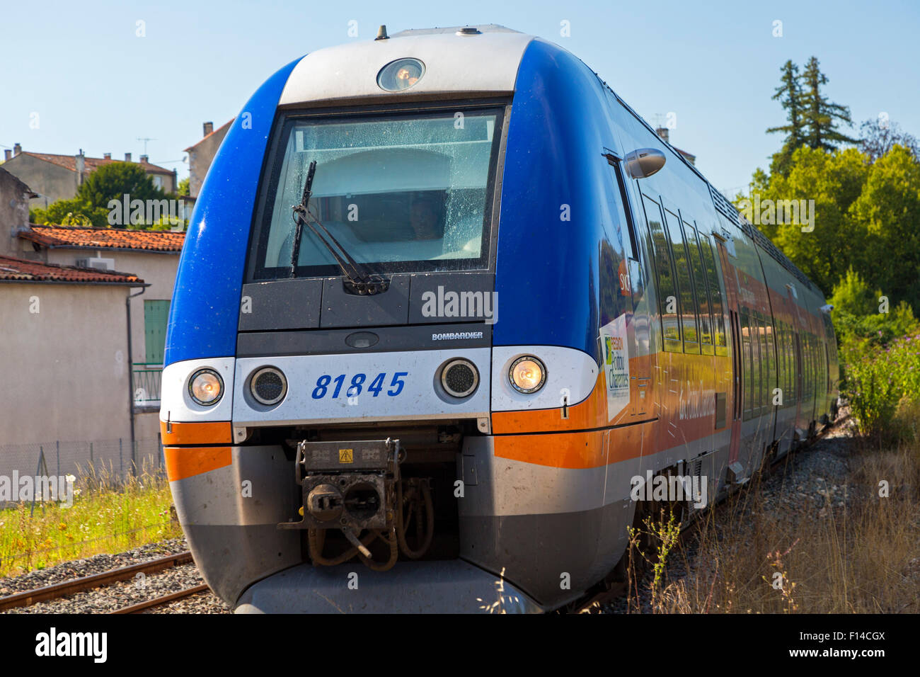 Commuter rail hi-res stock photography and images - Alamy