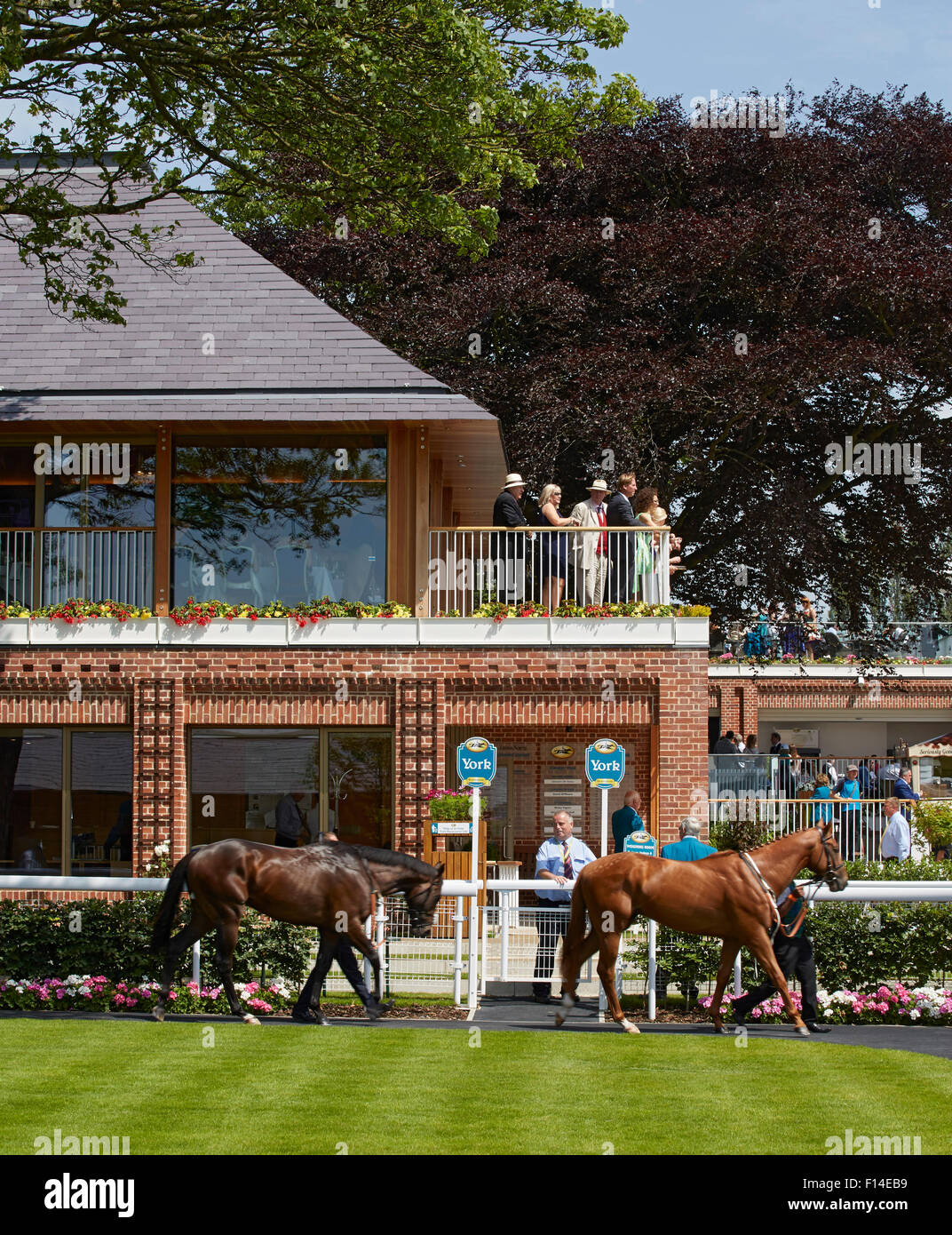 General view of the parade ring hi-res stock photography and images - Alamy