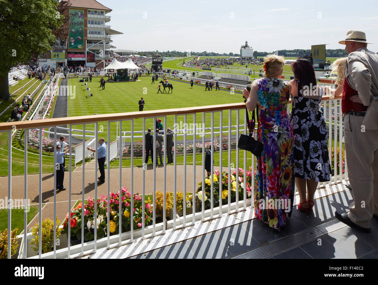 General view of the parade ring hi-res stock photography and images - Alamy