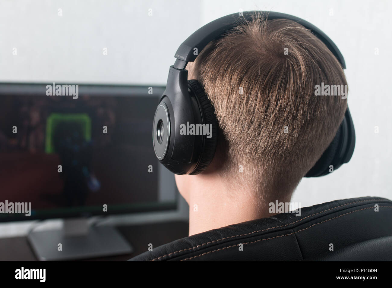 Man playing a computer games at home Stock Photo - Alamy