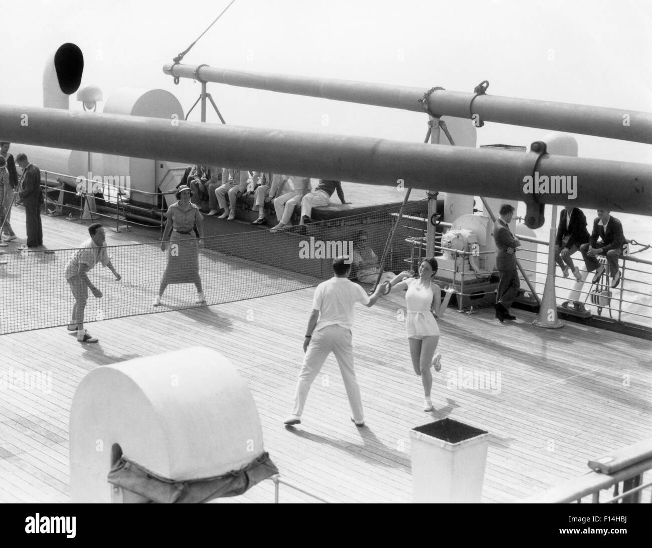 Ocean liner 1930's hi-res stock photography and images - Alamy