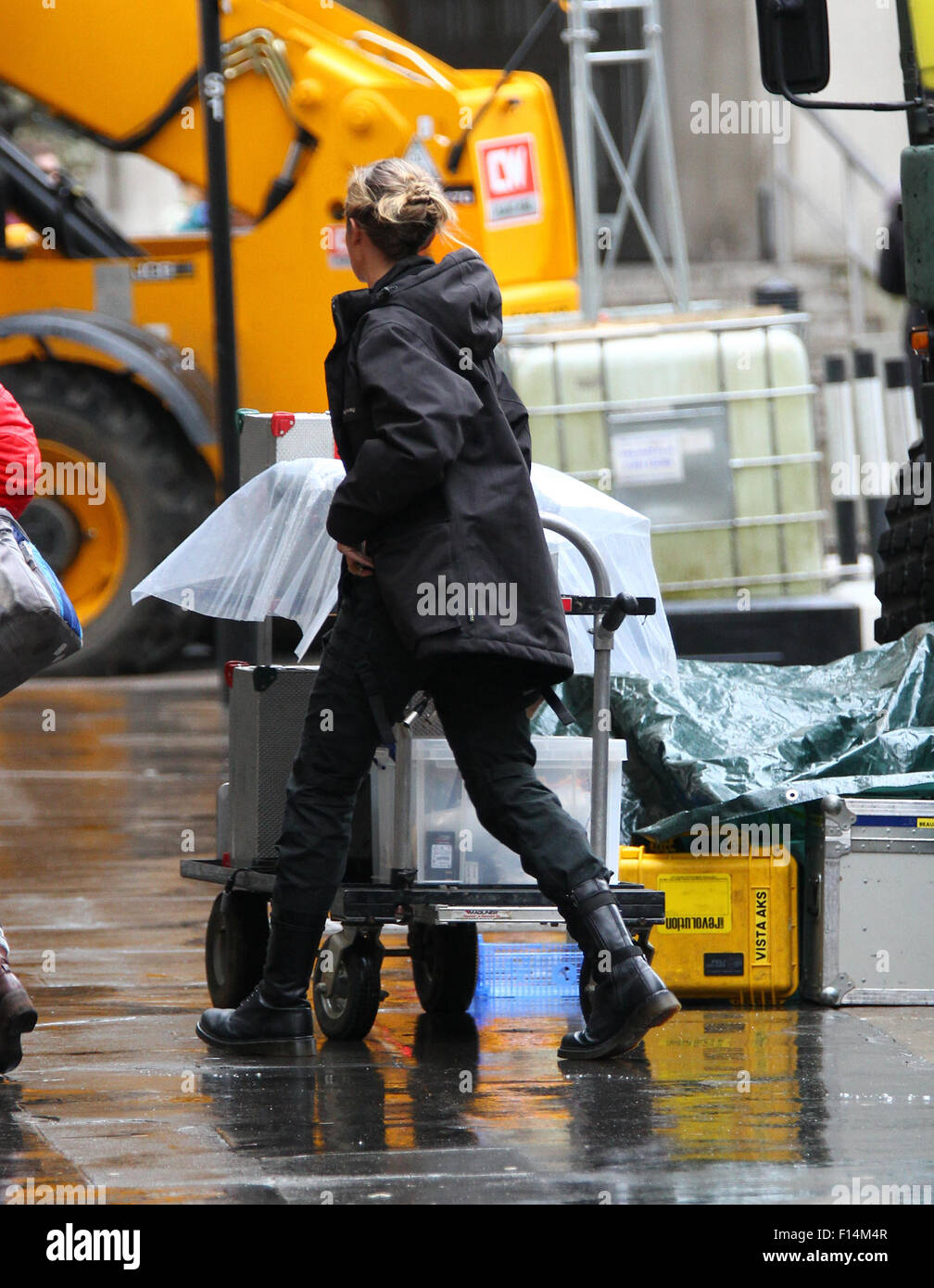 Tom Cruise filming scenes in London 2013 Stock Photo - Alamy