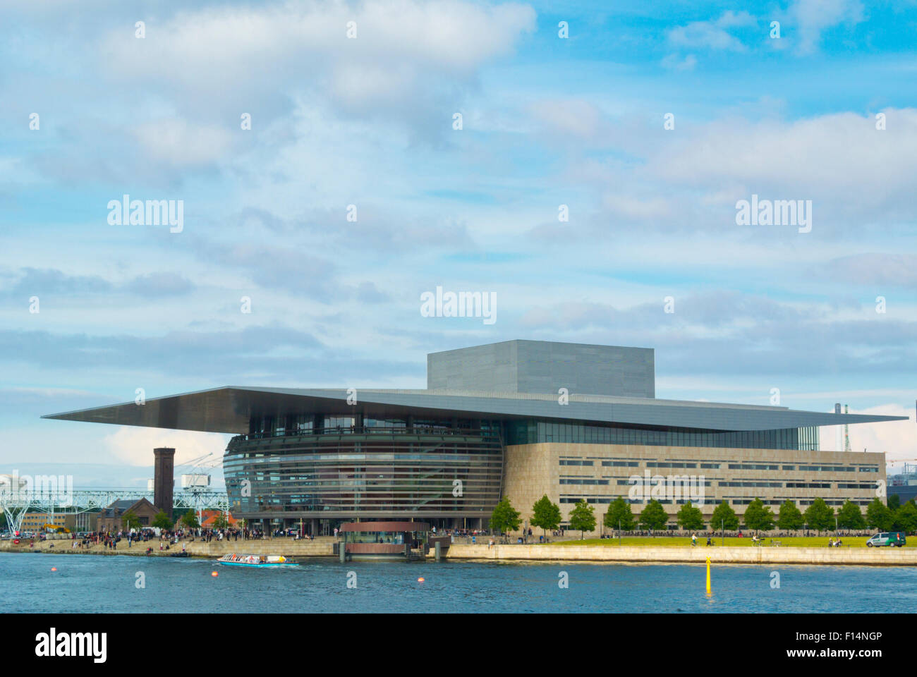 Opera house exterior hi-res stock photography and images - Alamy