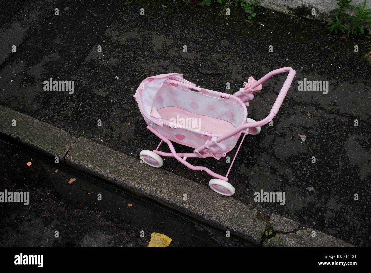 Childs pram hi-res stock photography and images - Alamy
