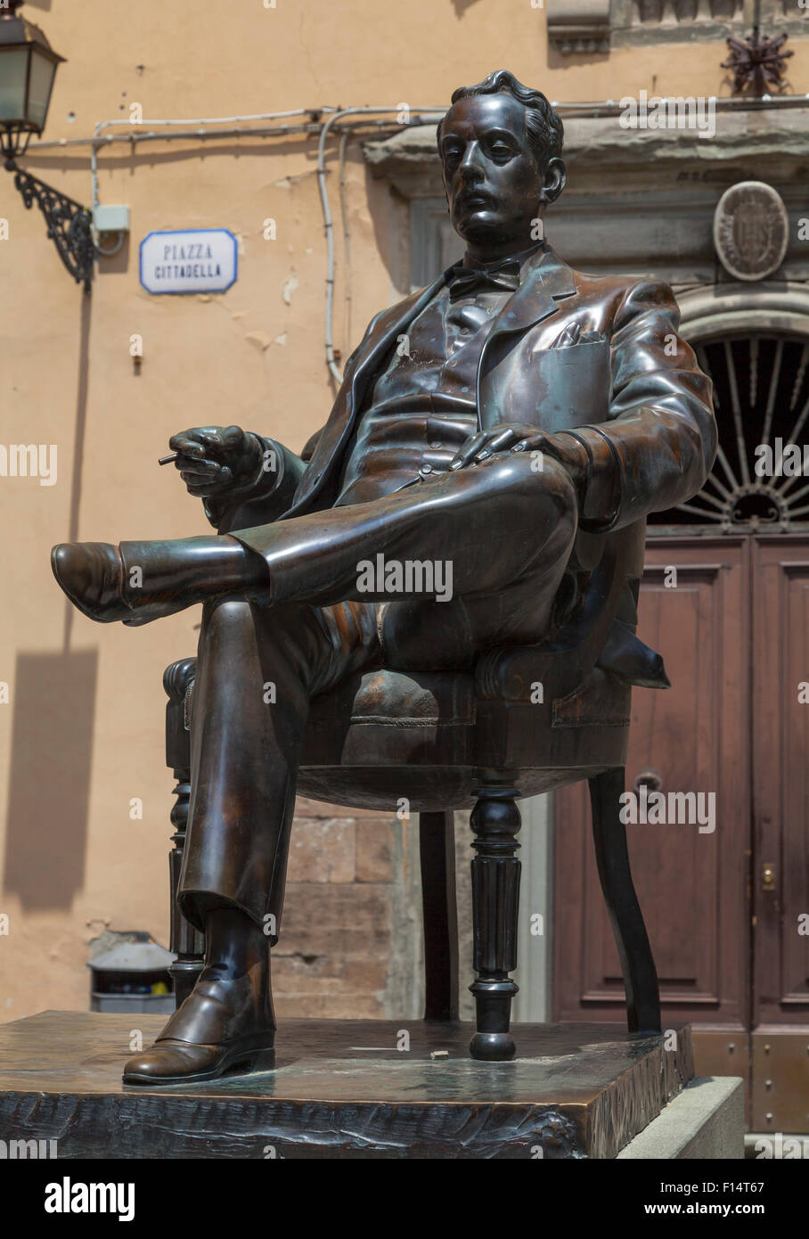 Statue of Giacomo Puccini in Lucca Stock Photo - Alamy
