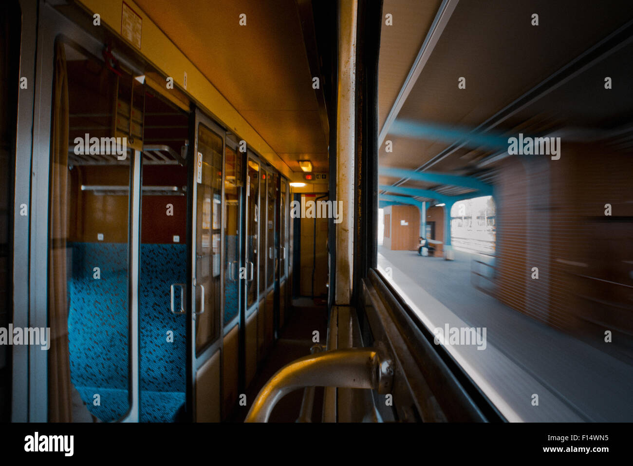 Train leaving station hi-res stock photography and images - Alamy