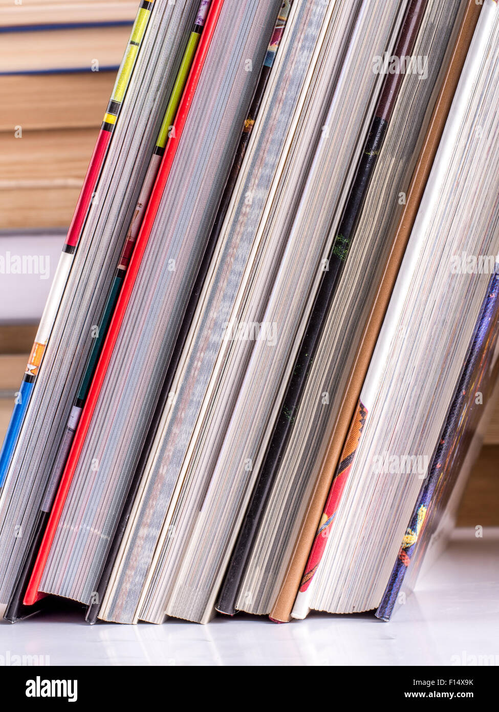 Pile of books hi-res stock photography and images - Alamy