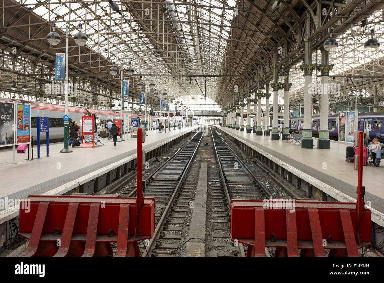 end buffers and platforms at Piccadilly train station Manchester UK ...