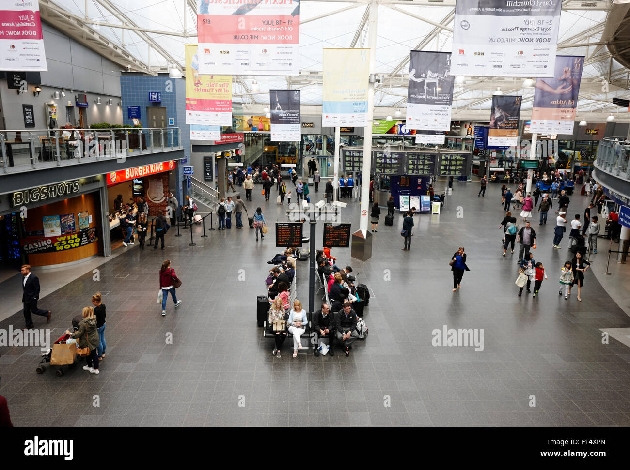 Piccadilly train station concourse Manchester UK Stock Photo - Alamy