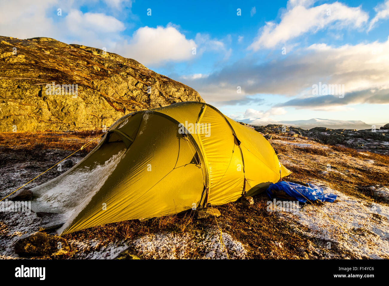 Tenting hi-res stock photography and images - Alamy