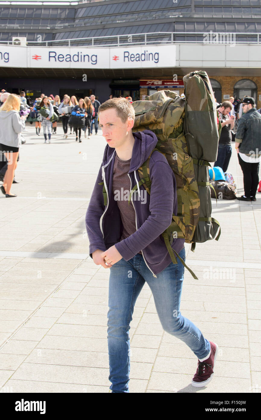Camping at reading pop festival hi-res stock photography and images - Alamy