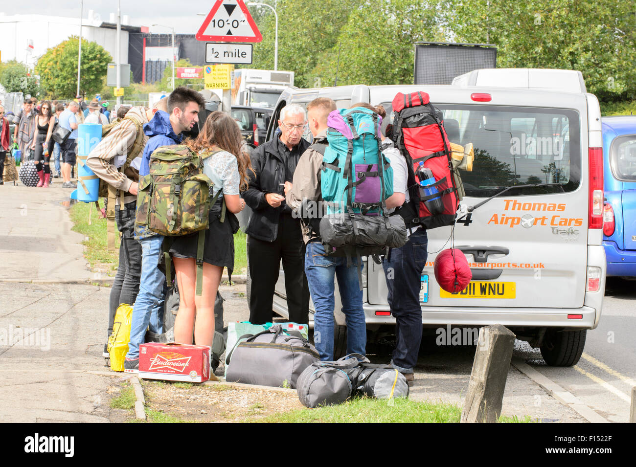 Reading, UK. 27th August, 2015. Reading Pop Festival first day crowds ...
